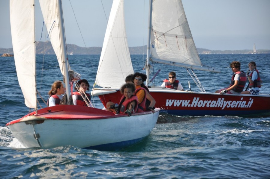Corsi di vela junior in Sardegna con Horca Myseria