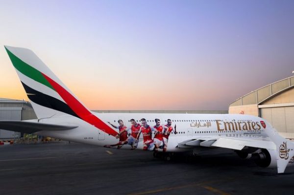 Emirates rinnova la sponsorizzazione per l'Arsenal